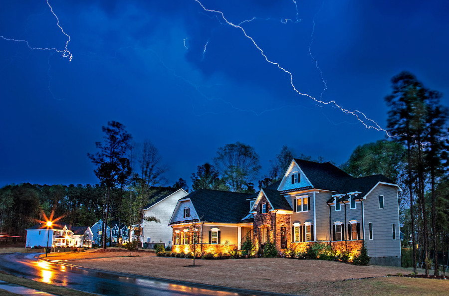3 Signs Your Home Was Struck By Lightning What You Need To Do 